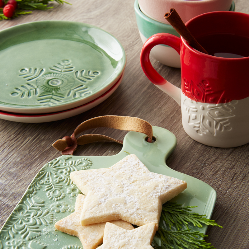Holiday dinnerware - Hallmark Corporate