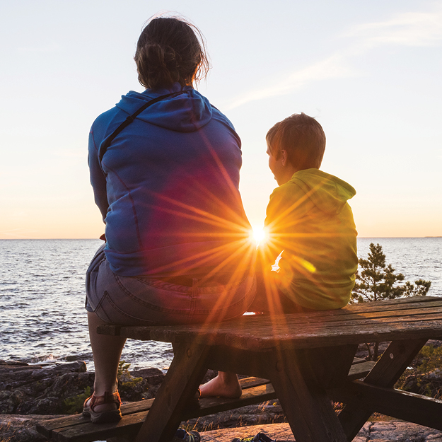 Gold Crown Store Employee Benefits - Hallmark Corporate